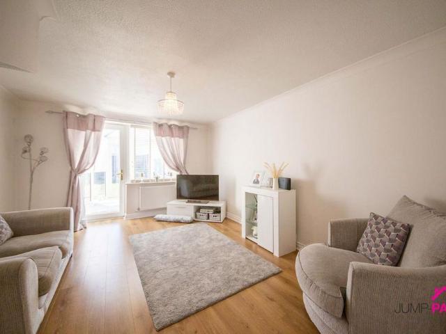 2 bedroom semi detached house to rent