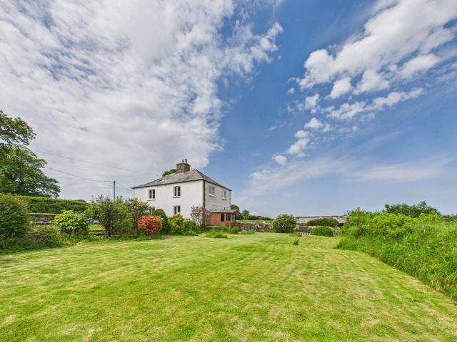 2 bedroom semi detached house to rent