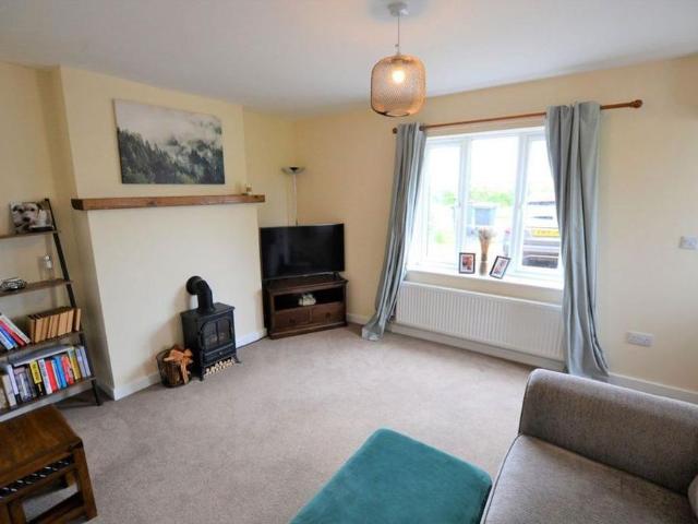 2 bedroom semi detached house to rent