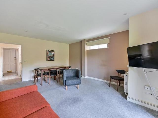 2 bedroom semi detached house to rent