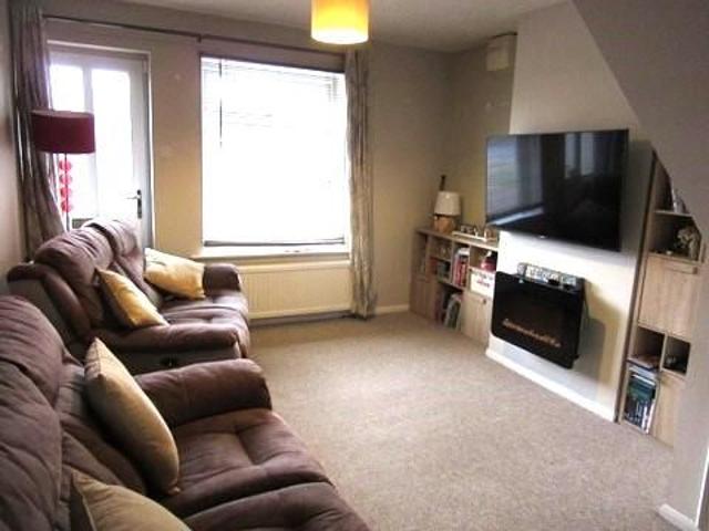 2 bedroom semi detached house to rent