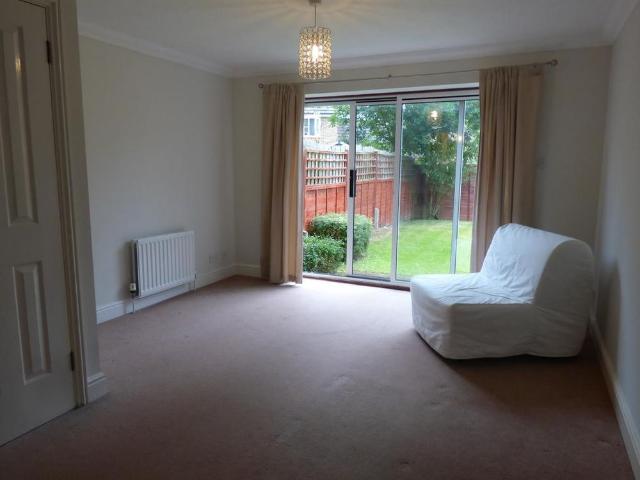 2 bedroom semi detached house to rent