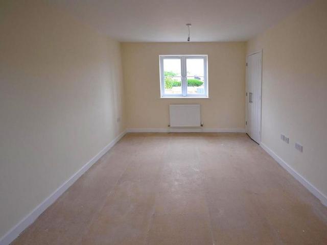 2 bedroom semi detached house to rent
