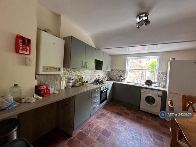 2 bedroom semi detached house to rent