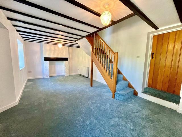 2 bedroom semi detached house to rent