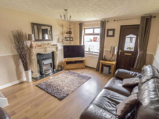 2 bedroom semi detached house to rent