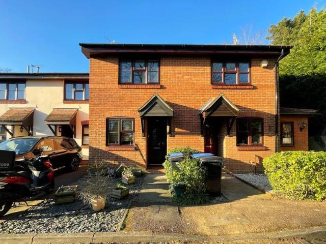 2 bedroom semi detached house to rent