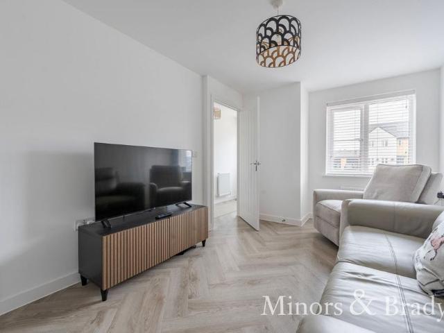 2 bedroom semi detached house to rent