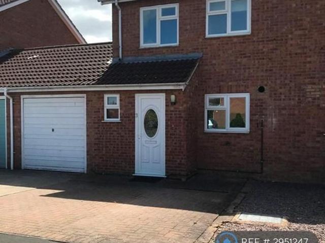 2 bedroom semi detached house to rent
