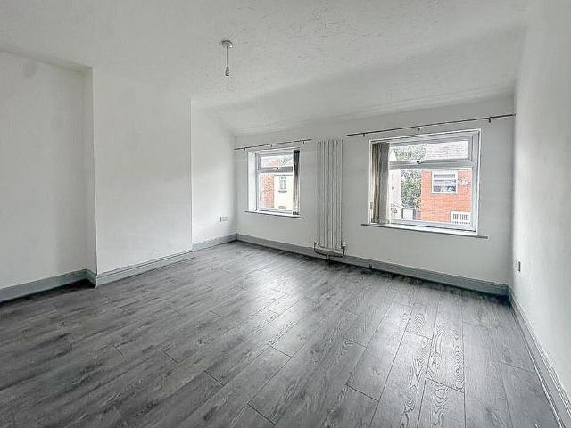 2 bedroom semi detached house to rent