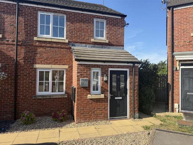 2 bedroom semi detached house to rent