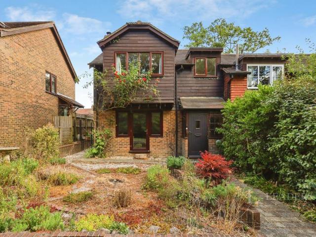 2 bedroom semi detached house to rent
