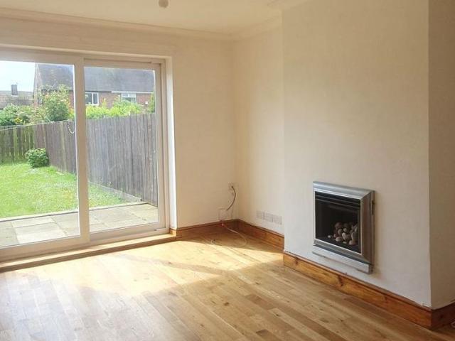 2 bedroom semi detached house to rent