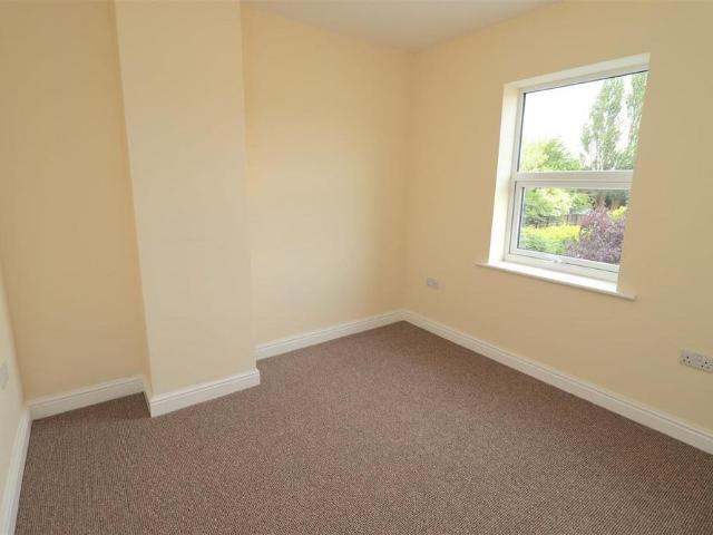 2 bedroom semi detached house to rent