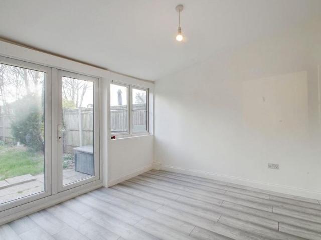 2 bedroom semi detached house to rent