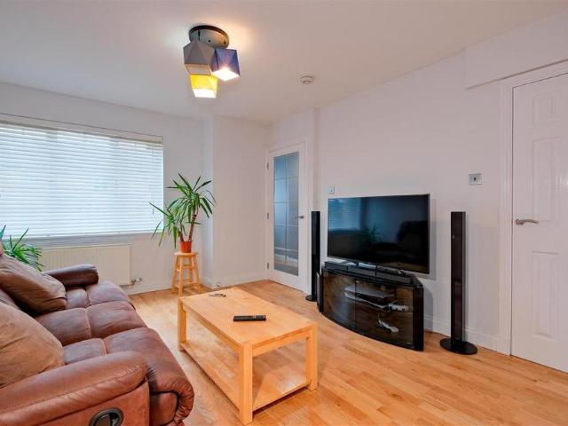 2 bedroom semi detached house to rent