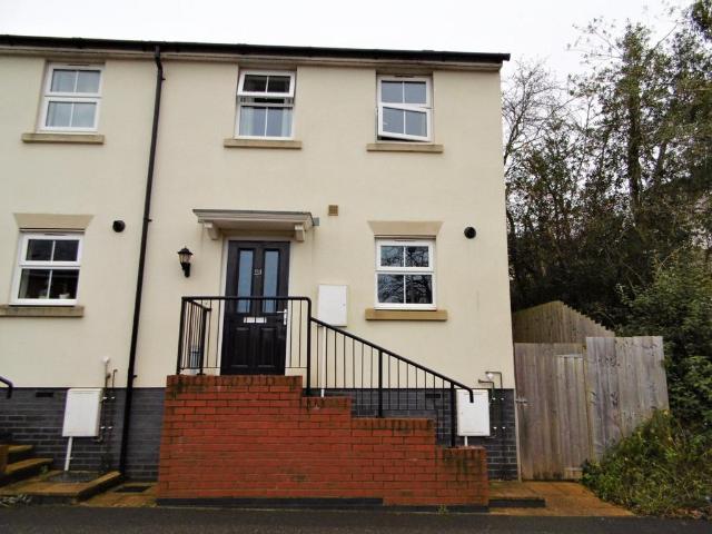 2 bedroom semi detached house to rent