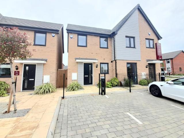 2 bedroom semi detached house to rent