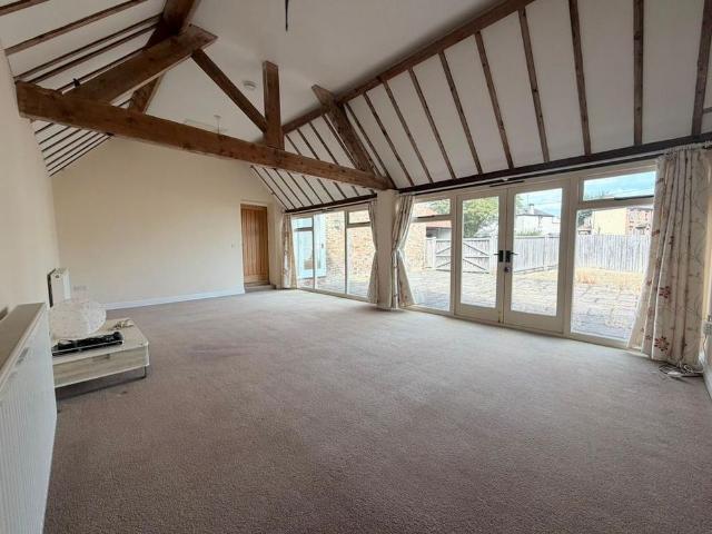 2 bedroom detached house to rent