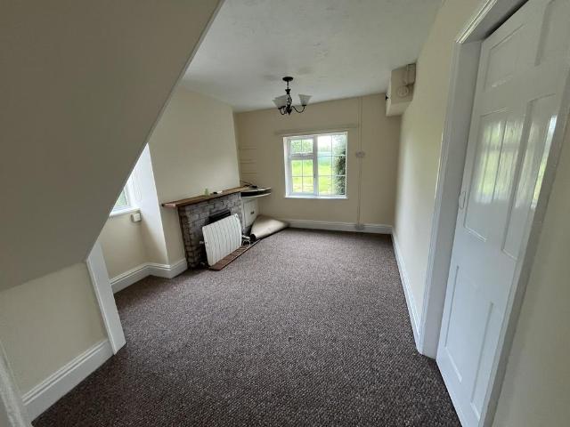 2 bedroom semi detached house to rent