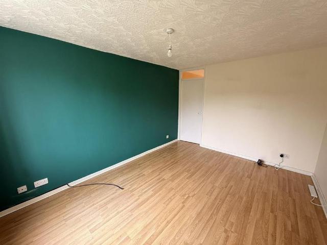 2 bedroom semi detached house to rent