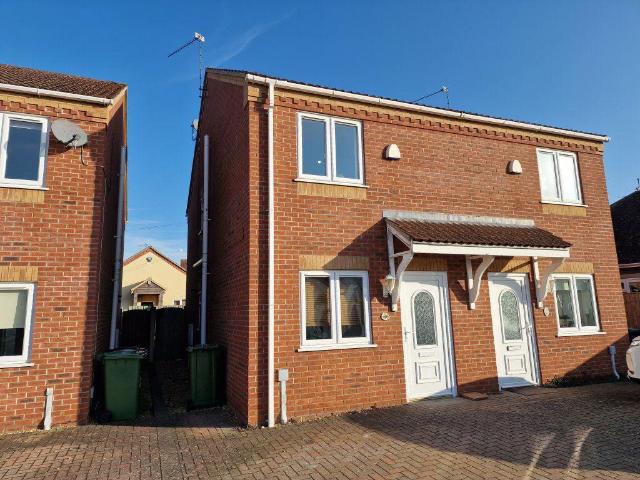 2 bedroom semi detached house to rent