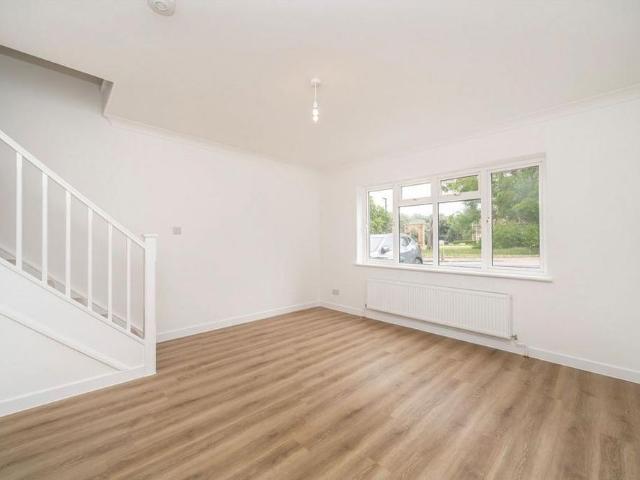 2 bedroom semi detached house to rent