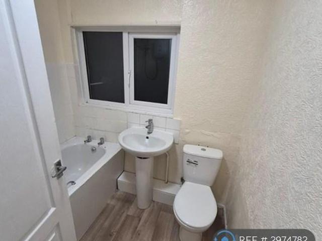2 bedroom semi detached house to rent