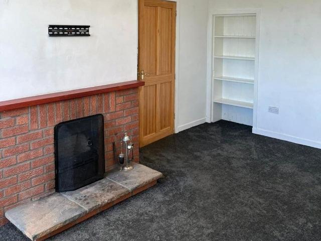 2 bedroom semi detached house to rent