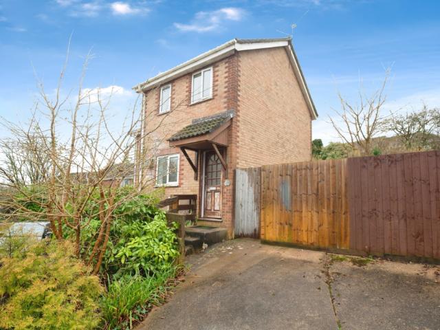 2 bedroom semi detached house to rent