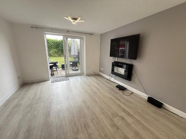 2 bedroom semi detached house to rent