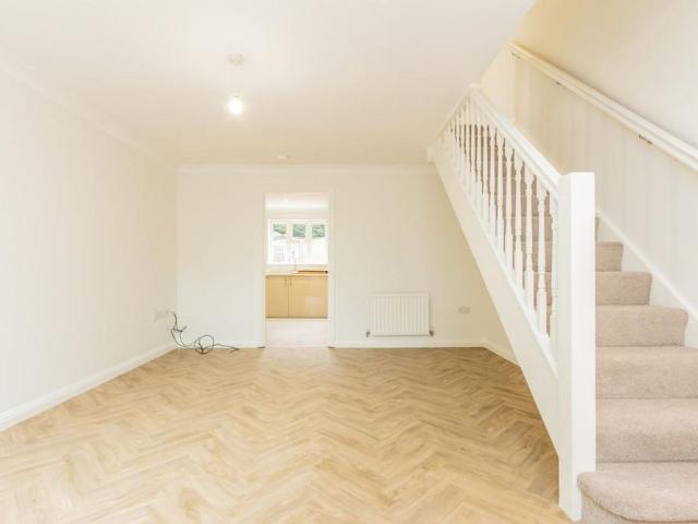 2 bedroom semi detached house to rent