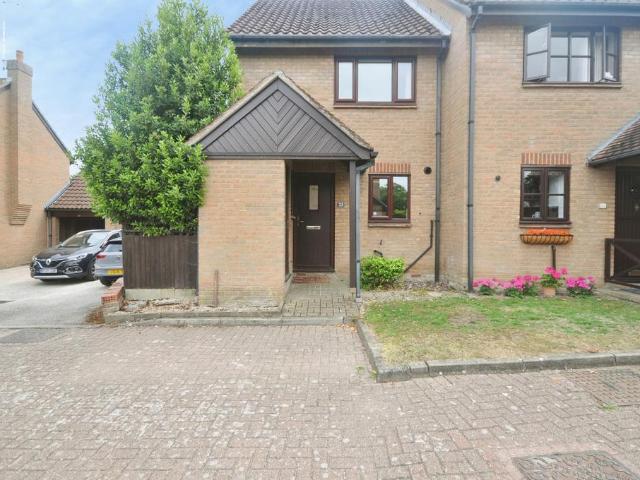 2 bedroom semi detached house to rent