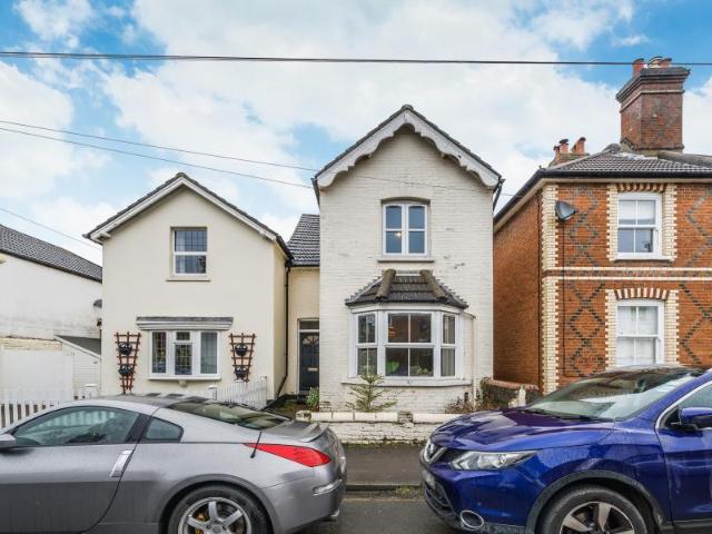 2 bedroom semi detached house to rent