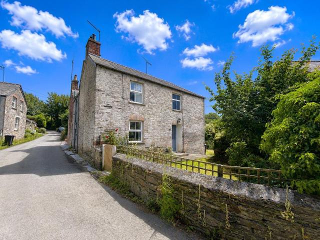 2 bedroom semi detached house to rent