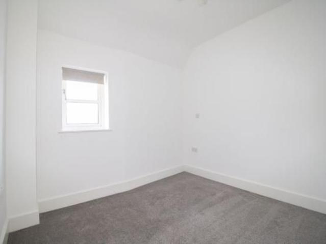 2 bedroom semi detached house to rent