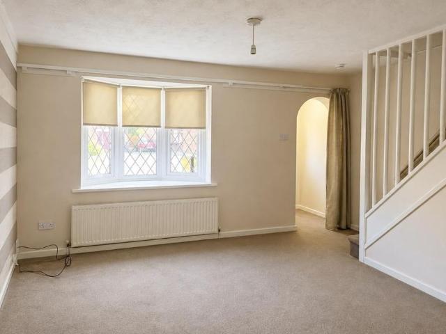 2 bedroom semi detached house to rent