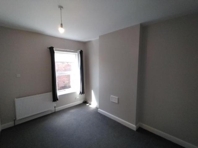 2 bedroom semi detached house to rent