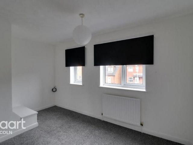 2 bedroom semi detached house to rent