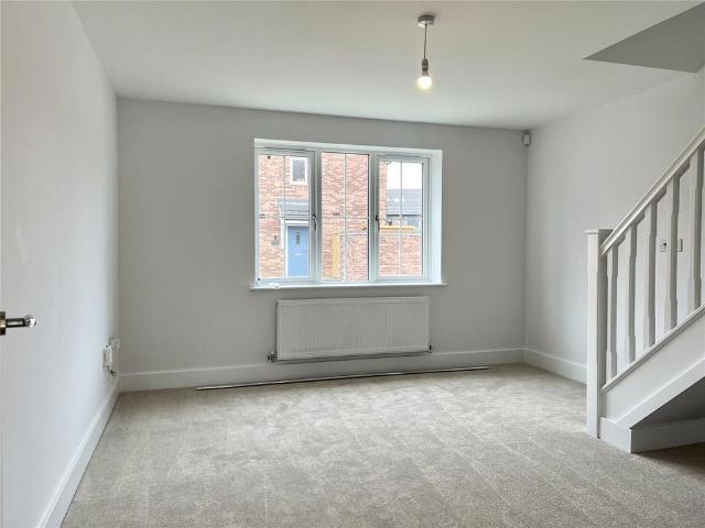 2 bedroom semi detached house to rent