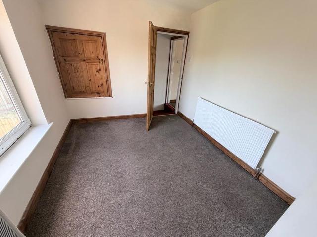 2 bedroom semi detached house to rent