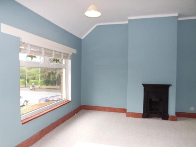 2 bedroom semi detached house to rent