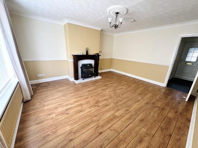 2 bedroom semi detached house to rent