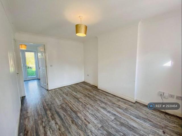 2 bedroom semi detached house to rent
