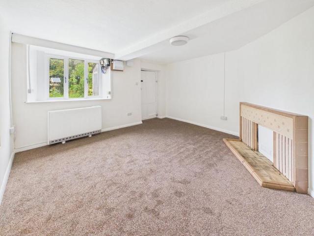 2 bedroom semi detached house to rent