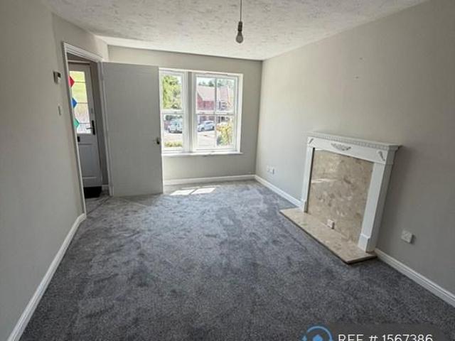 2 bedroom semi detached house to rent