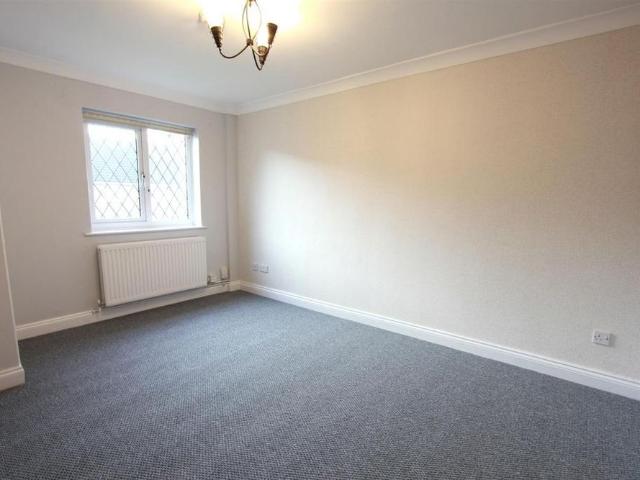 2 bedroom semi detached house to rent