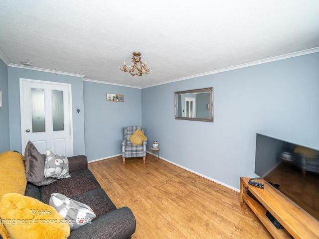 2 bedroom semi detached house to rent