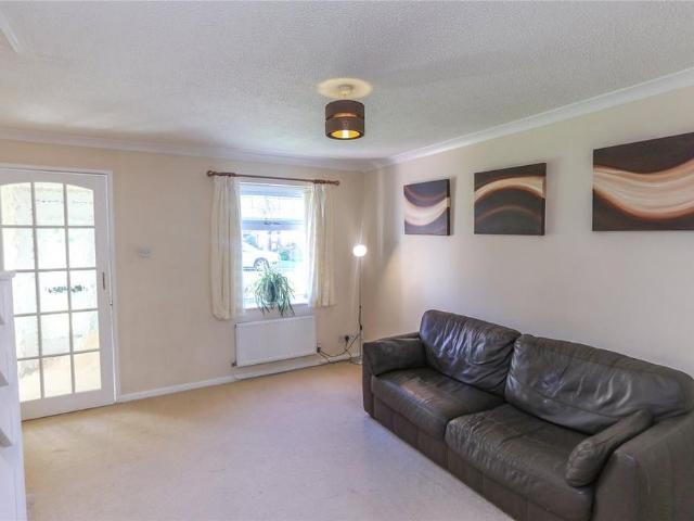 2 bedroom semi detached house to rent