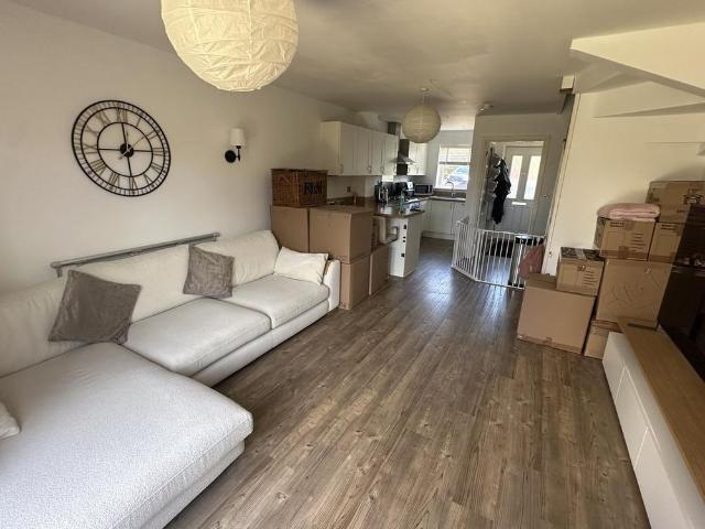 2 bedroom semi detached house to rent